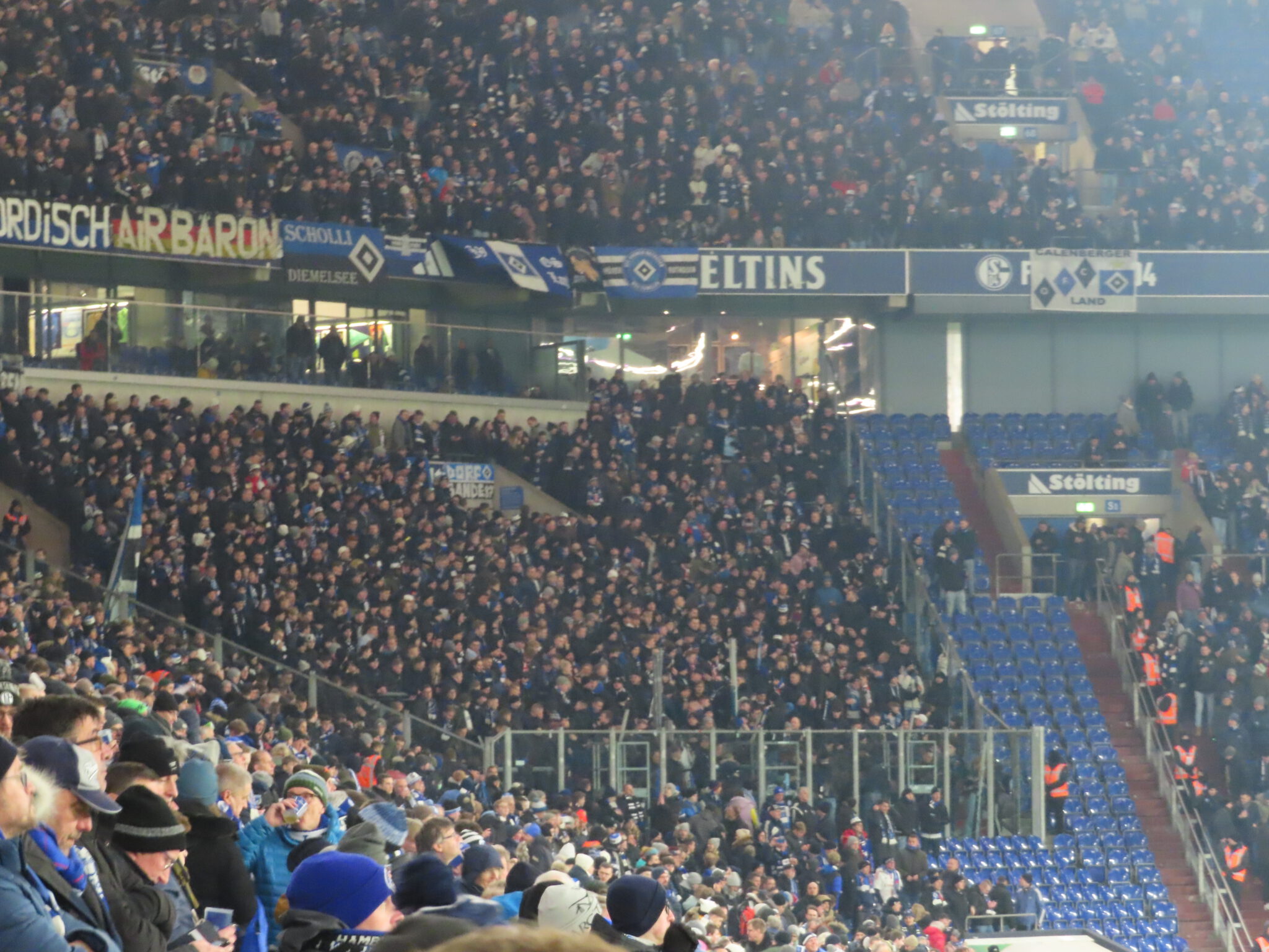 Schalke – HSV 0:2: Banner, Bengalos und Blackouts – 100ProzentMeinSchalke
